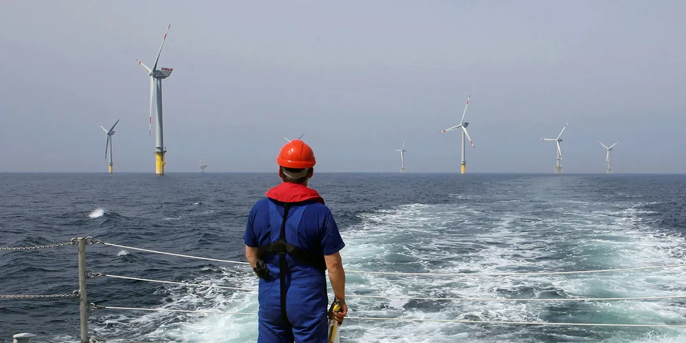 Operator prepares switch of Adwen nacelle at Alpha Ventus | Recharge