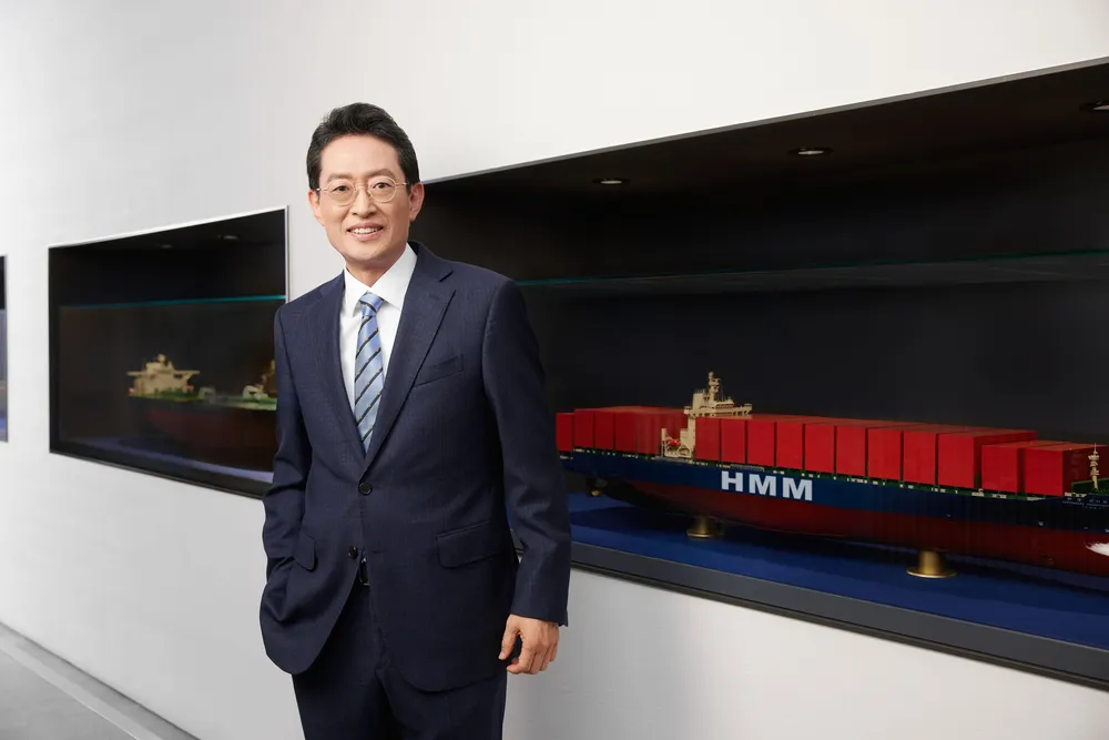 HMM poised to splash $2.1bn on 12 container ships in strategic expansion