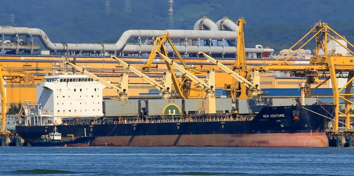 Wah Kwong bulker arrested in cargo shortfall scuffle with fertiliser ...