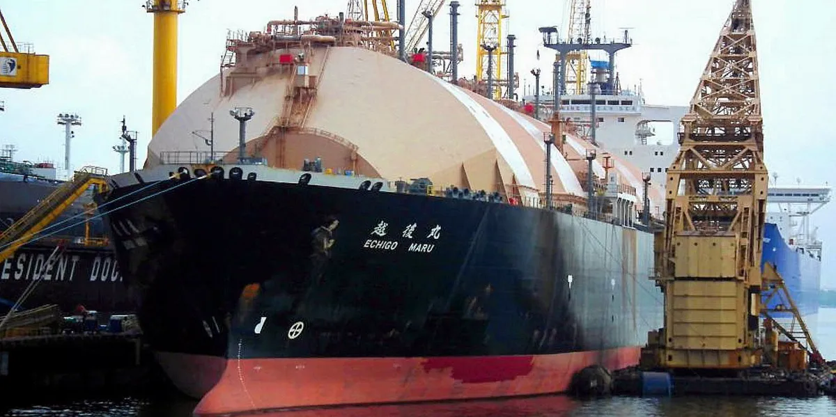 Sinokor floats 40-year-old laid-up LNG carrier for scrap sale