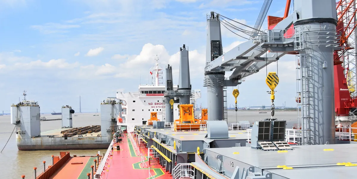 Bulkers strap box cargoes to decks amid port chaos in southern China