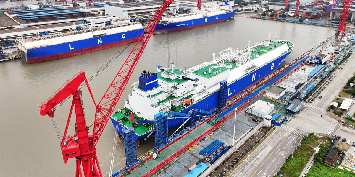 Peter Livanos-controlled GasLog linked to incoming low-priced LNG ...