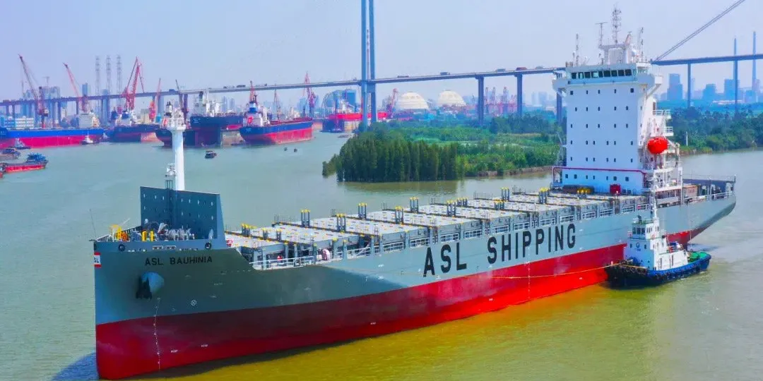 Explosion hits ship carrying hazardous cargo in Red Sea. Crew abandon ...