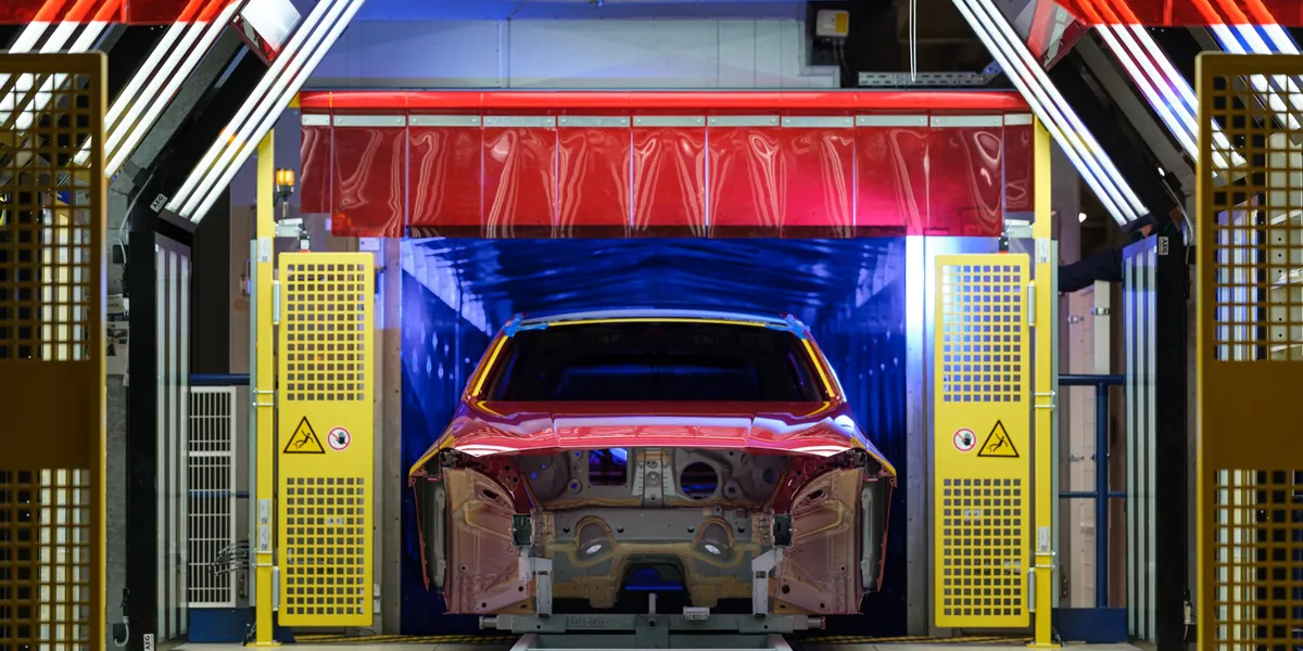 'World first' | BMW plans hydrogen pipeline directly to one of its car ...