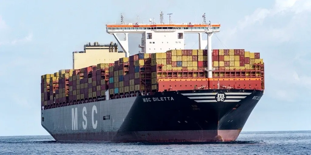 World’s largest container ship owner sets new record for fleet size