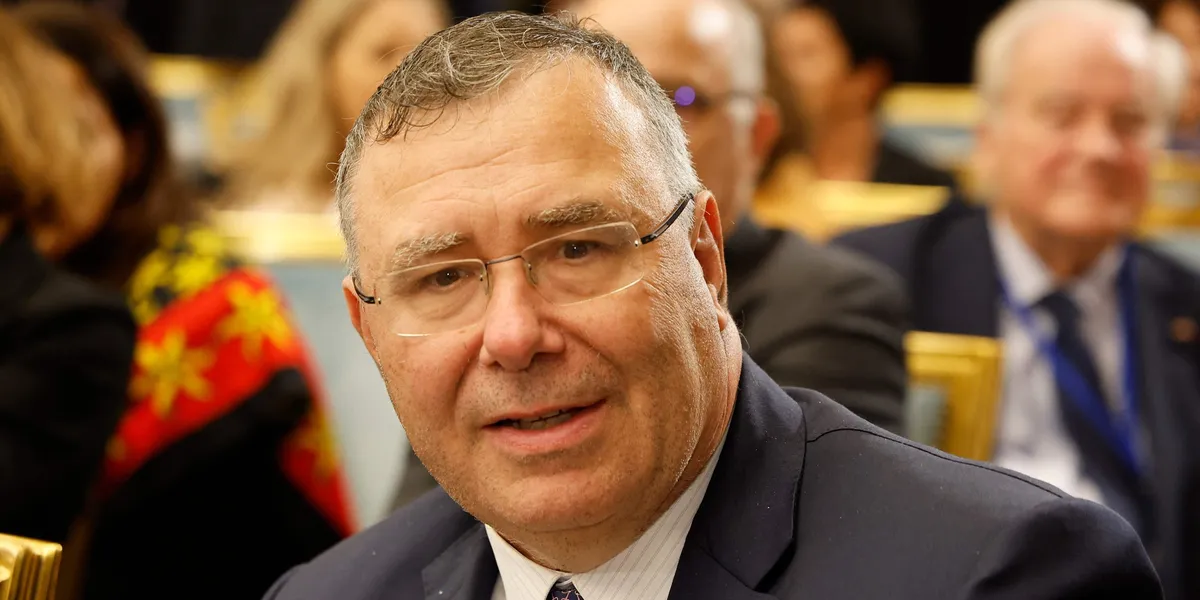 @power_midget nude pics send a message to my fav scheduler