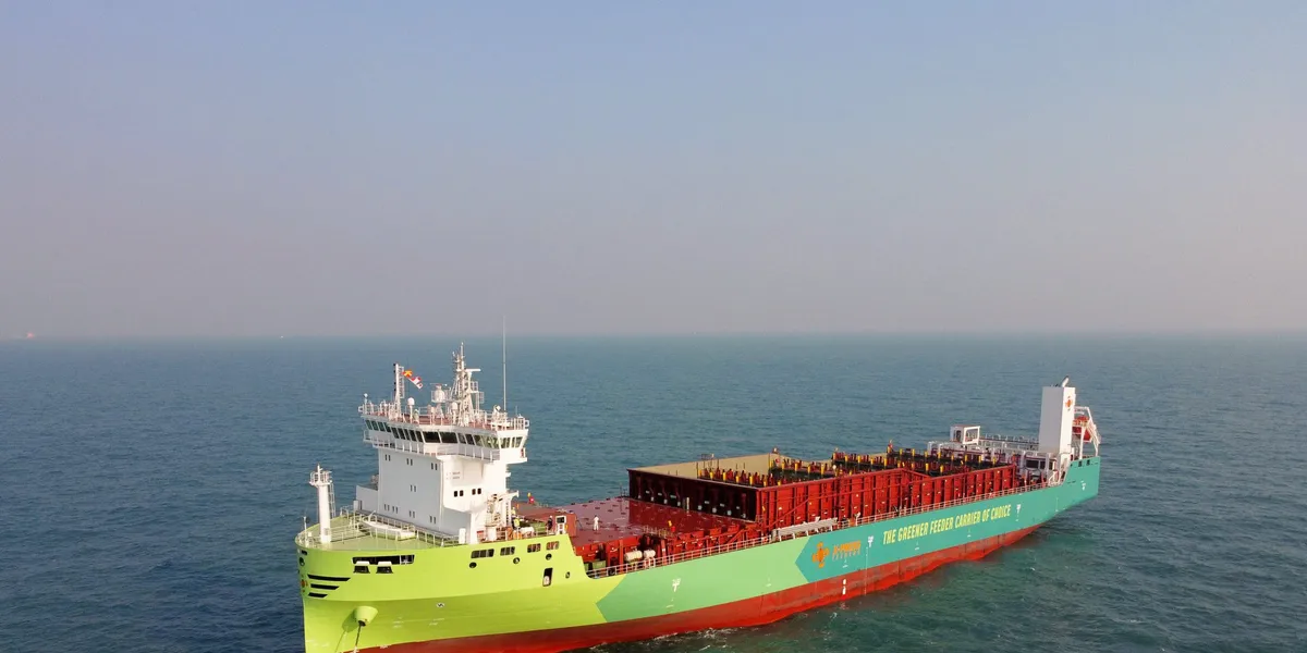 Container orders pivot to smaller conventionally fuelled ships as ...