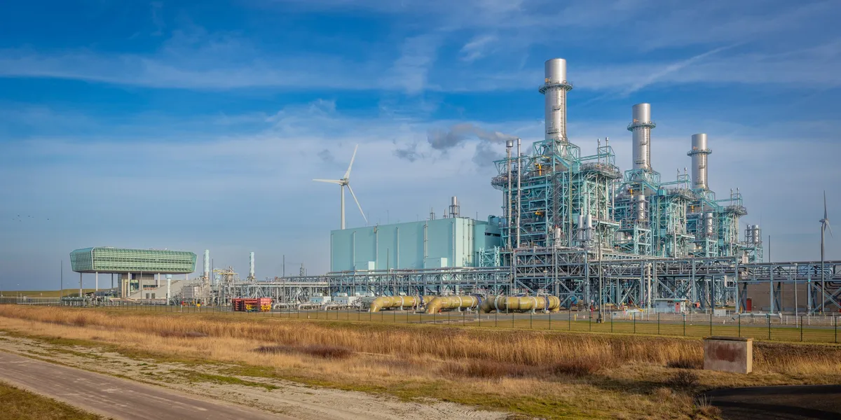 Dutch government awards RWE more than €500m to build large-scale green ...