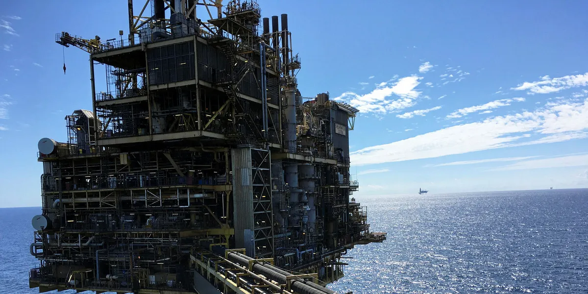 Shell to scrap 3:3 three-week-on-three-off shift system in UK North Sea ...