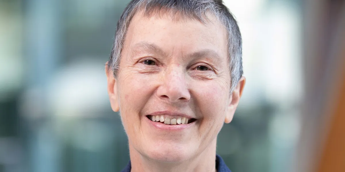 Leak handjob arranged everything through text, and was at