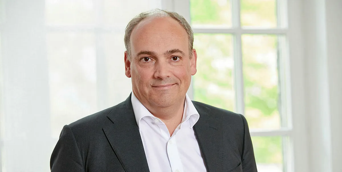 Hapag-Lloyd reignites hunt for ultra-large boxship newbuildings