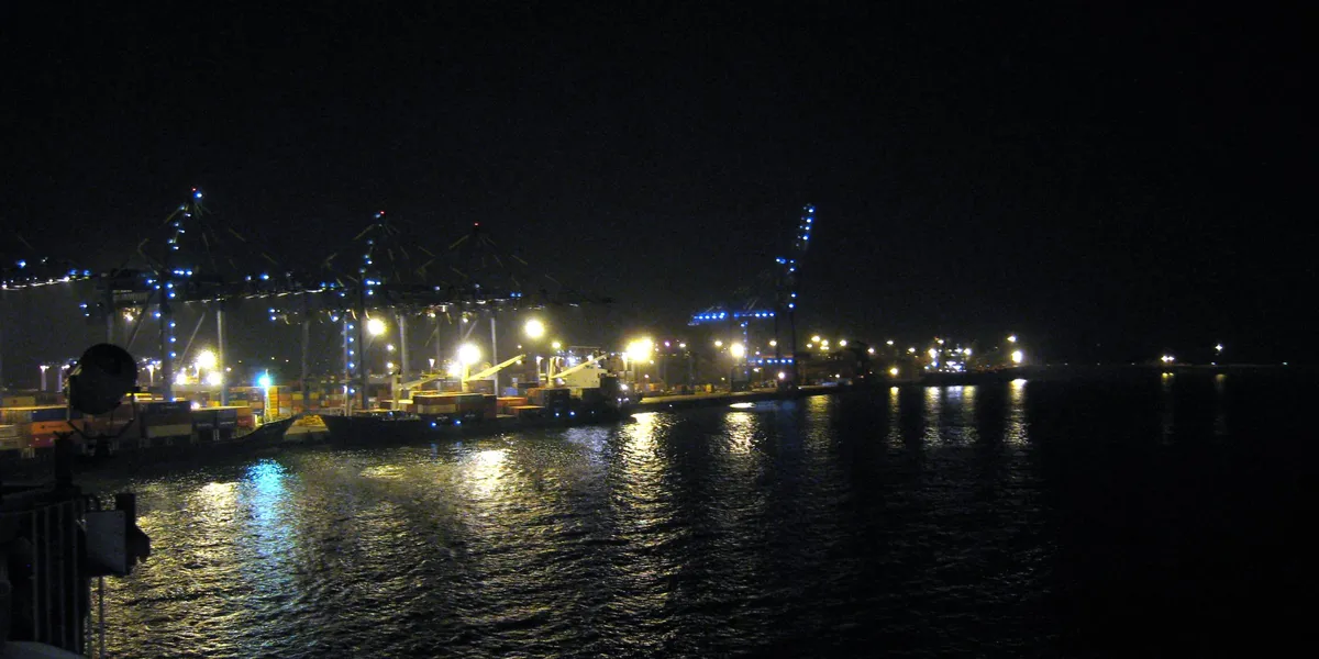 ‘Unusual movements’: Vietnamese tanker brings Sudanese oil to India ...