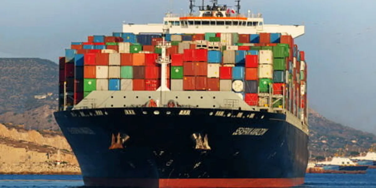Hapag-Lloyd and Seaspan invest $120m in methanol retrofit of container ...