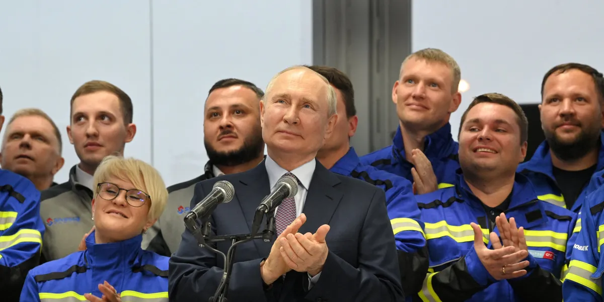 Russian LNG shadow ship moves sanctioned cargo into Western FSU | Upstream