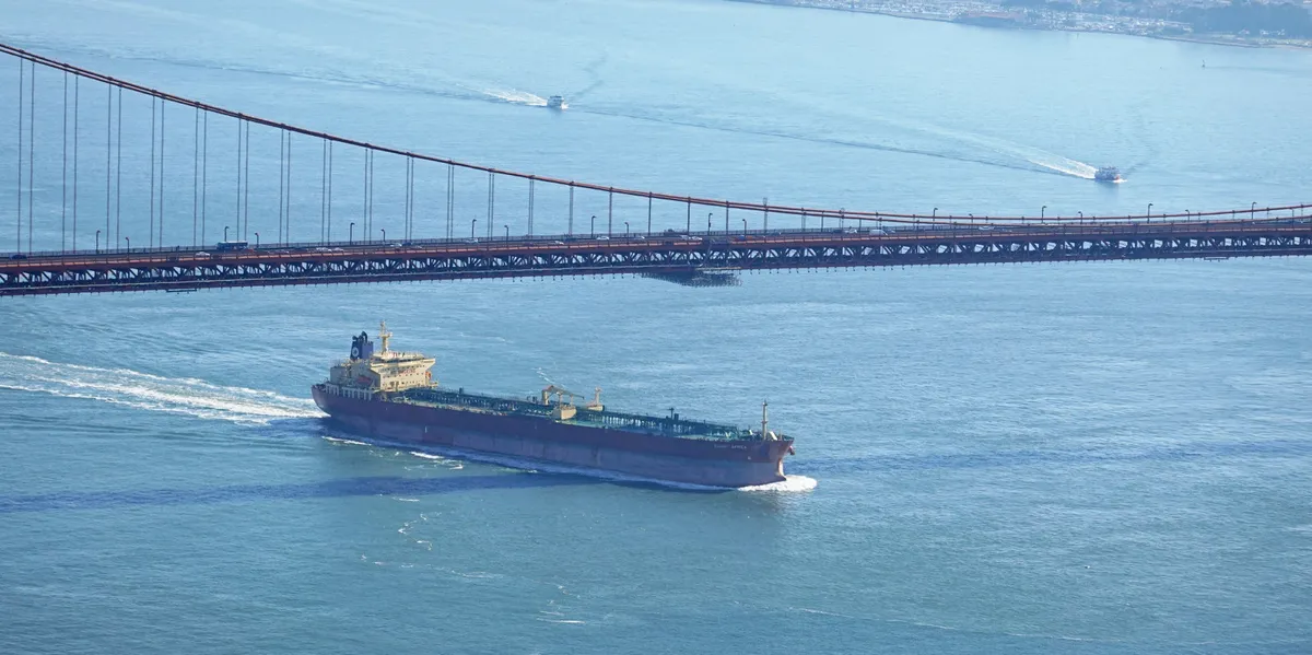 Suezmaxes spot rates rise while LRs fall as crude and product tankers ...