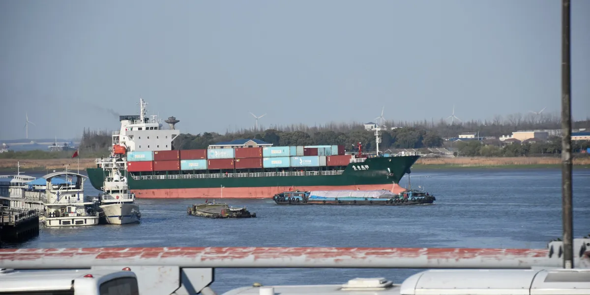 China Merchants to up stake in Antong as boxship unit rejig rolls on