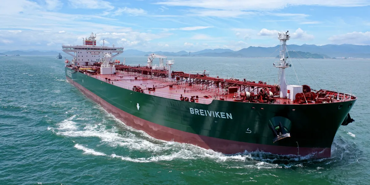 Scandinavian tankers juggle Russian risks with commitments