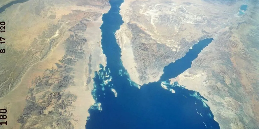 Russian LNG shadow ship heads towards Red Sea in ballast | Upstream