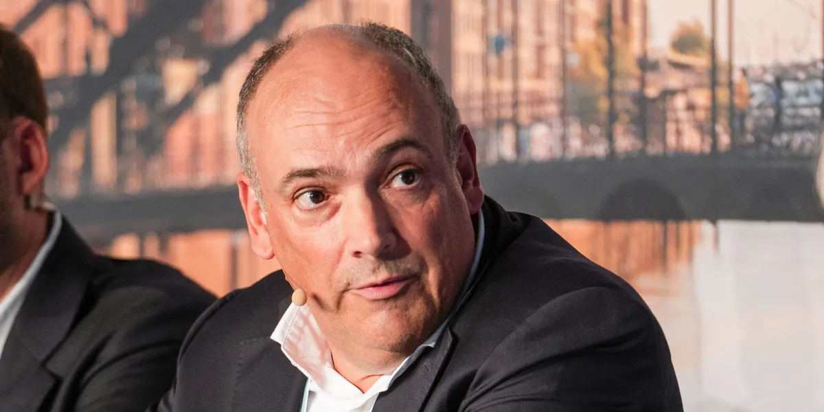 Hapag-Lloyd confirms plan to invest in 22 smaller vessels as profit slumps