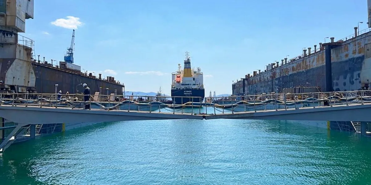 Revived Greek shipyard puts panamax dock in operation