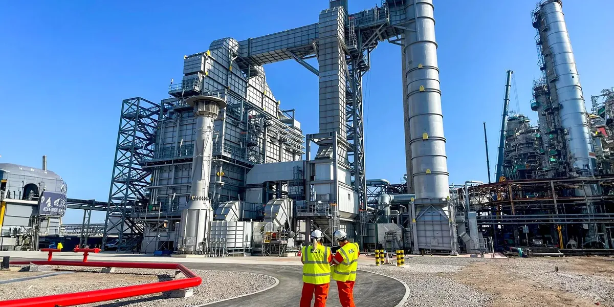UK’s first hydrogen-ready furnace installed at Stanlow oil refinery ...