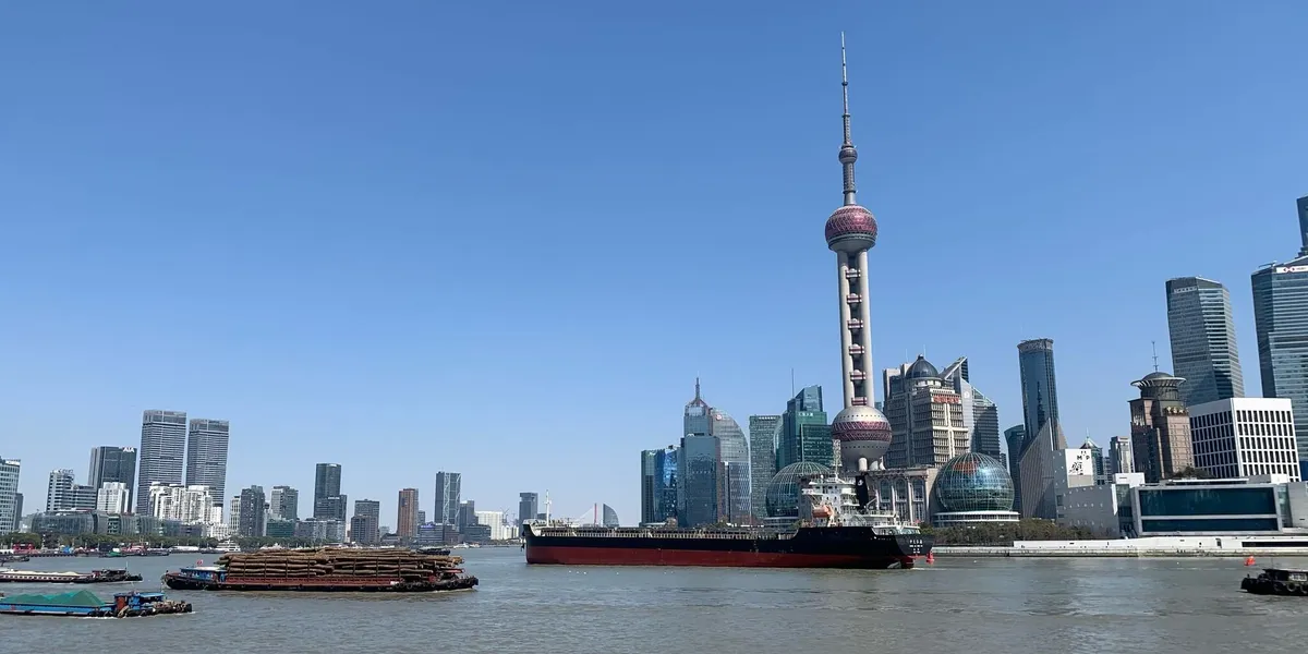 Chinese owner Shanghai Jinjiang hunts up to four feeder ship newbuildings
